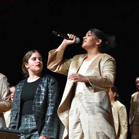 Tanvi Shenoy Tanvi Shenoy • Threads Say More