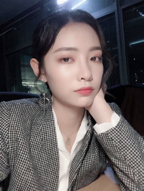 단발이 잘 어울리는 중국 아이돌 인스티즈instiz 인티포털 카테고리