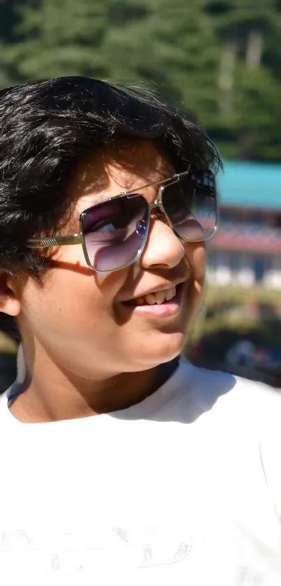 Sunny Day With Sunglasses Free Download