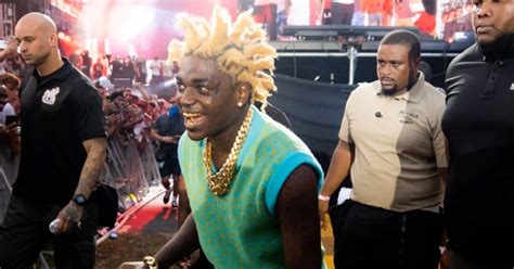 Kodak Black Takes Date To Hockey Game Gets Accused Of Having Sex In