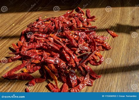 自然光照下的墨西哥辣椒美食照 照片 库存图片 图片 包括有 辣椒的果实 类似 智利 胡椒 辣椒 172436953
