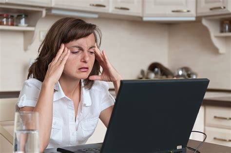 비즈니스 사람이 두통 활동직 테크놀로지에 대한 스톡 사진 및 기타 이미지 테크놀로지 부엌 여자 Istock