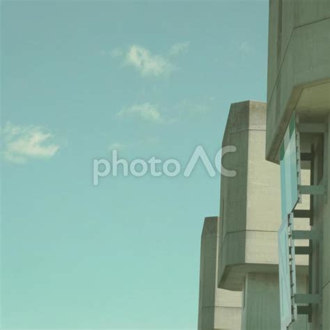 空とコンクリートの建造物 No 23239639｜写真素材なら「写真ac」無料（フリー）ダウンロードok