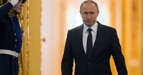 How Kgb Training Shaped Putins Highly Unusual Walk Huffpost