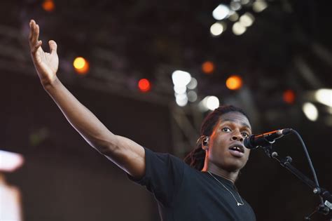 Daniel Caesar Apologizes For Controversial Comments About Race Globalnewsca