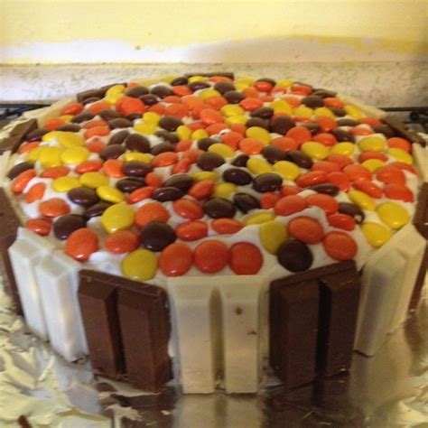 My Version Of The Kitkat Mnm Cake I Used Both White And Regular Kit Kats And Reeces Pieces