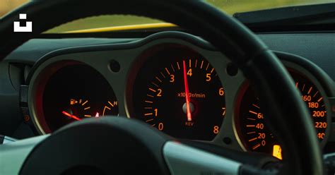 디지털 디스플레이가있는 자동차 대시 보드 사진 Unsplash의 무료 캐나다 이미지