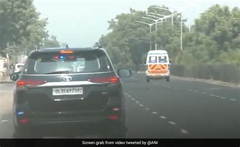 Watch Pm Narendra Modis Convoy Stops To Give Way To Ambulance In Gujarat