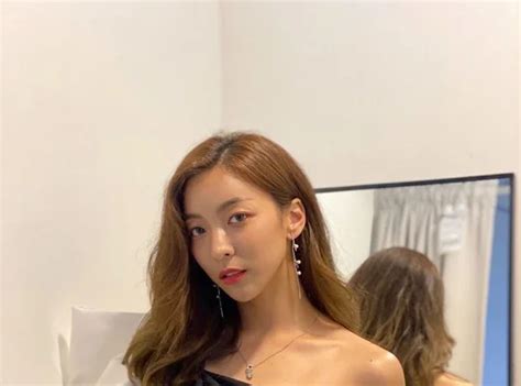 210901 Luna Instagram Update Kpopping