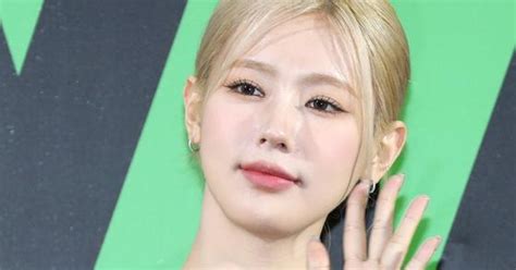 포토 여자아이들 미연 황금 손인사