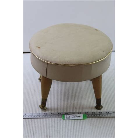 Small Stool Bodnarus Auctioneering