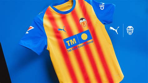 La Senyera Se Reinventa Puma Y El Valencia Cf Presentan La Tercera