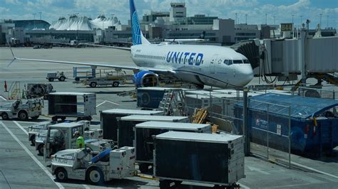 United Airlines Settles Racial Discrimination Complaint