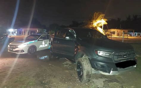 Caught For ‘khalwat Man Rams 4wd Into Patrol Car Rmalaysia
