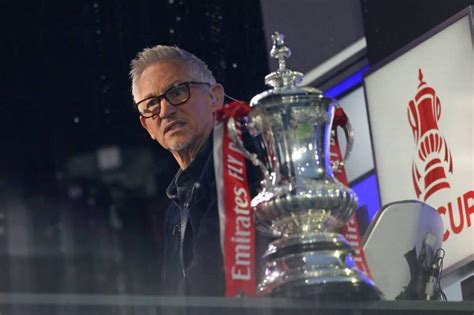 لينيكر يفكر بكتابة سيرته الذاتية صحيفة الخليج