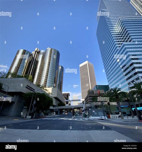 Los Angeles Ca Mar 2020 View North On Flower St In Downtown Westin