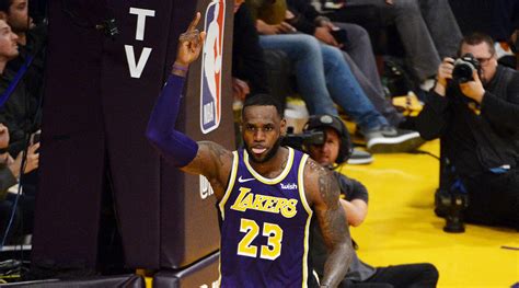 Lebron James Passes Michael Jordan On All Time Scoring Twitter Reacts