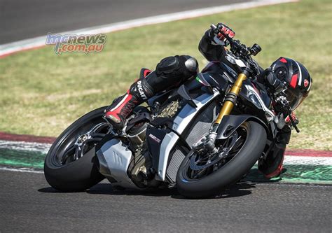 Ducatis Wildest Naked Ever Meet Streetfighter V4 Sp Mcnews