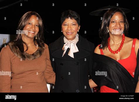 Natalie Cole And Her Sisters Timolin Cole And Casey Cole Natalie Cole Lights Capitols Legendary