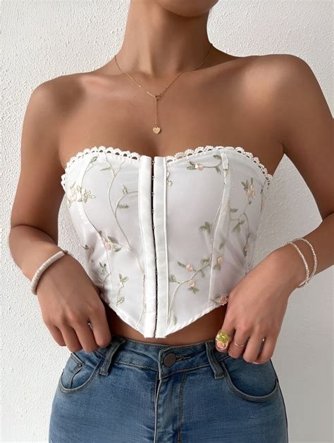 Stunning Corset Outfit Ideas To Look Like A Runway Model