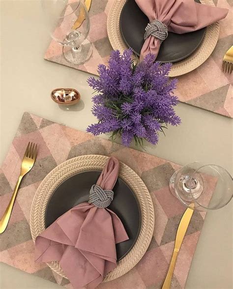 Pin de Sarah Moore em Tablescapes Decorações de mesa Mesa posta