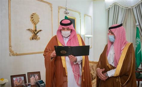 أمير الحدود الشمالية يستقبل مدير مكافحة المخدرات بالمنطقة واتس المملكة