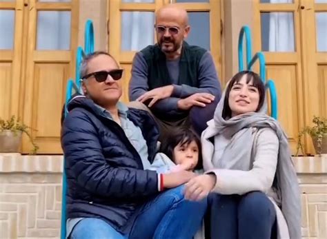 ویدیوی رامبد جوان، نگار جواهریان و دخترشان در کاشان تابناک Tabnak