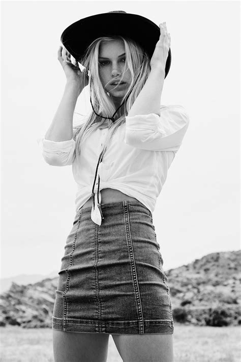 Brittan Byrd Rmodelwomen