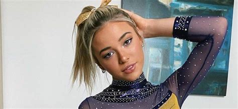 Gymnast Olivia Dunne In Bright Pink Bikini Flashes Sculpted Abs