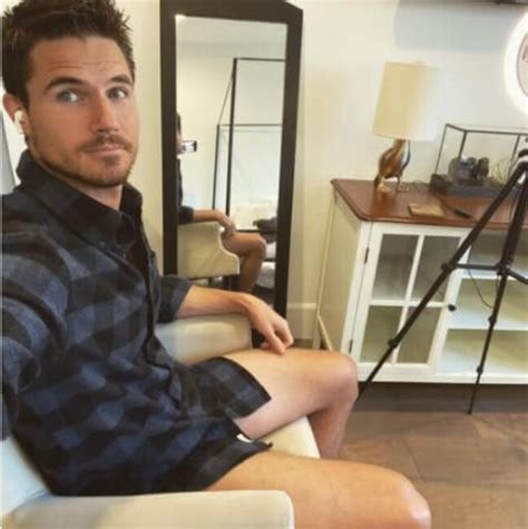 Robbie Amell Height Weight Age Net Worth Facts