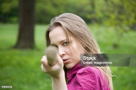 활동적임 여자아이 건강한 생활방식에 대한 스톡 사진 및 기타 이미지 건강한 생활방식 공원 나무 Istock