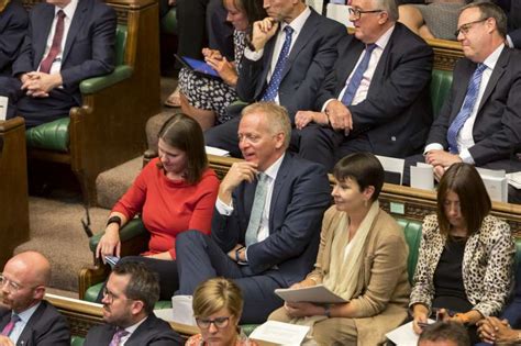 保守黨21人倒戈！英國國會將立法阻止「無協議脫歐」首相強森揚言10月中提前大選 風傳媒