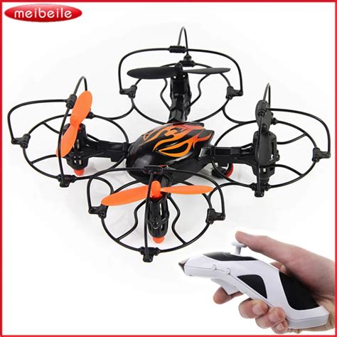 Accelerometer Sensing One Handed Controlled 3d Rolling And 360 Degree