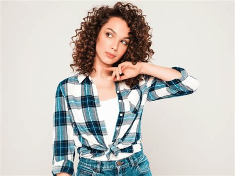 What Does It Mean When A Woman Flips Her Hair Attraction Diary