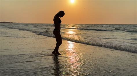 คลังวิดีโอฟรีของ กลางแจ้ง การท่องเที่ยว การผ่อนคลาย การสะท้อน ขอบฟ้า คลื่น คลื่นทะเล ความ