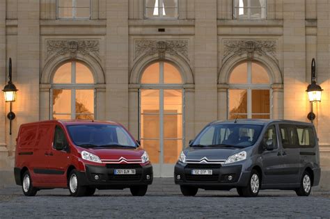 Revista Coche Citroen líder del mercado de comerciales