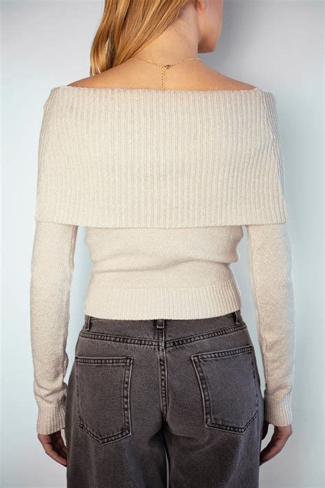 Off Shoulders Sweater Collection 2023 Subdued