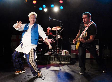 Sex Pistols Gitarristens Bok Blir Tv Serie