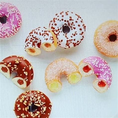 Mini Filled Donuts 🤤 4 Different Candy Corner Malta