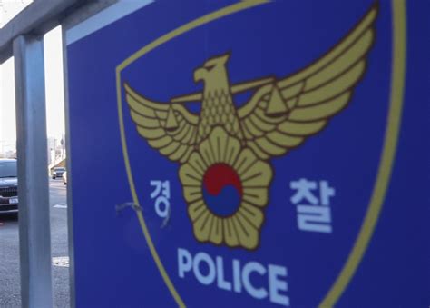 사고로 멈춰 있던 차량 추돌해 운전자 사망⋯쓰러진 상태서 또 치여