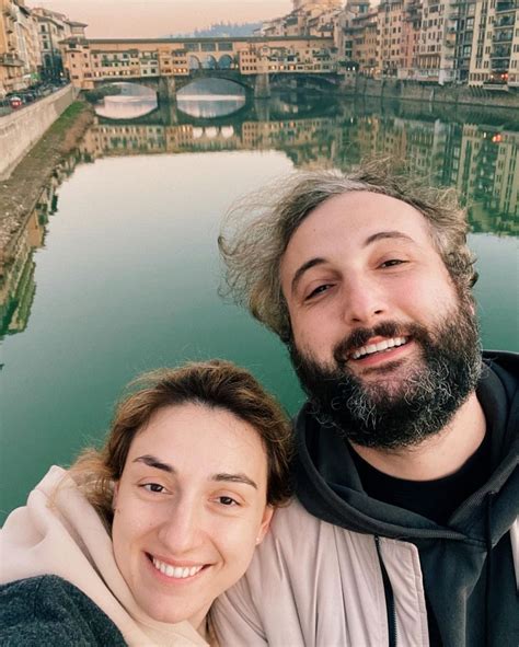 „პირველად რომ დაგინახე ძალიან მომეწონე შენნაირი გოგო მანამდე ნანახი არ მყავდა მიყვარხარ