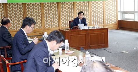 포토 이낙연 전남도지사전남인재육성재단 임시이사회 주재