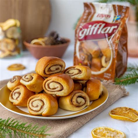 Flar Piparkakku Ihanan Pehmeät Pikkupullat Herkullisella Piparkakunmakuisella Täytteellä