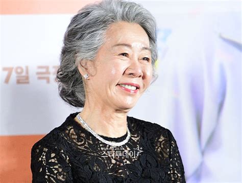 “큰 아들 커밍아웃 뉴욕서 결혼식도 했다” 윤여정 최초 고백 Mk빌리어드