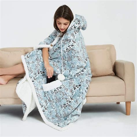 Top 10 Best Hooded Blankets In 2025 Reviews Buyers Guide