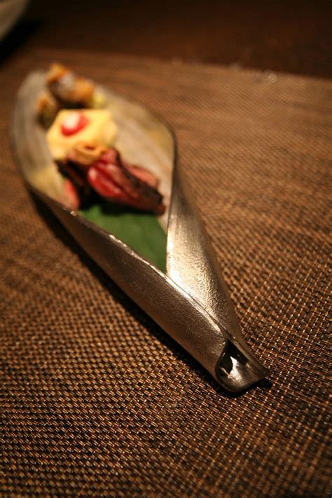 錫器・錫食器の通販サイト｜錫製和食器【笹巻長皿】