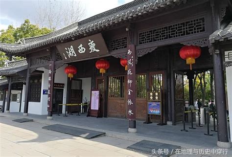 深秋暮靄枯枝敗柳落葉殘荷揚州瘦西湖此時怎一個瘦字了得 每日頭條