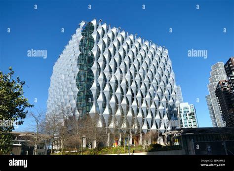 The Us Embassy Building In Nine Ems London England Uk Architects