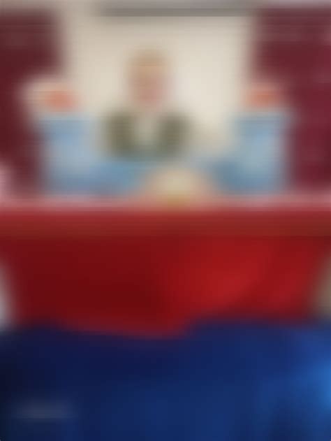 Чтоб быть в тренде мы иногда смотрим спектакли своих коллег Чудесную сказку рассказала Марина