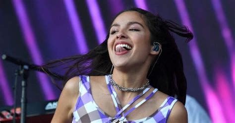 Olivia Rodrigo Hands Out Plan B Pills To Fans Donating Portion Of